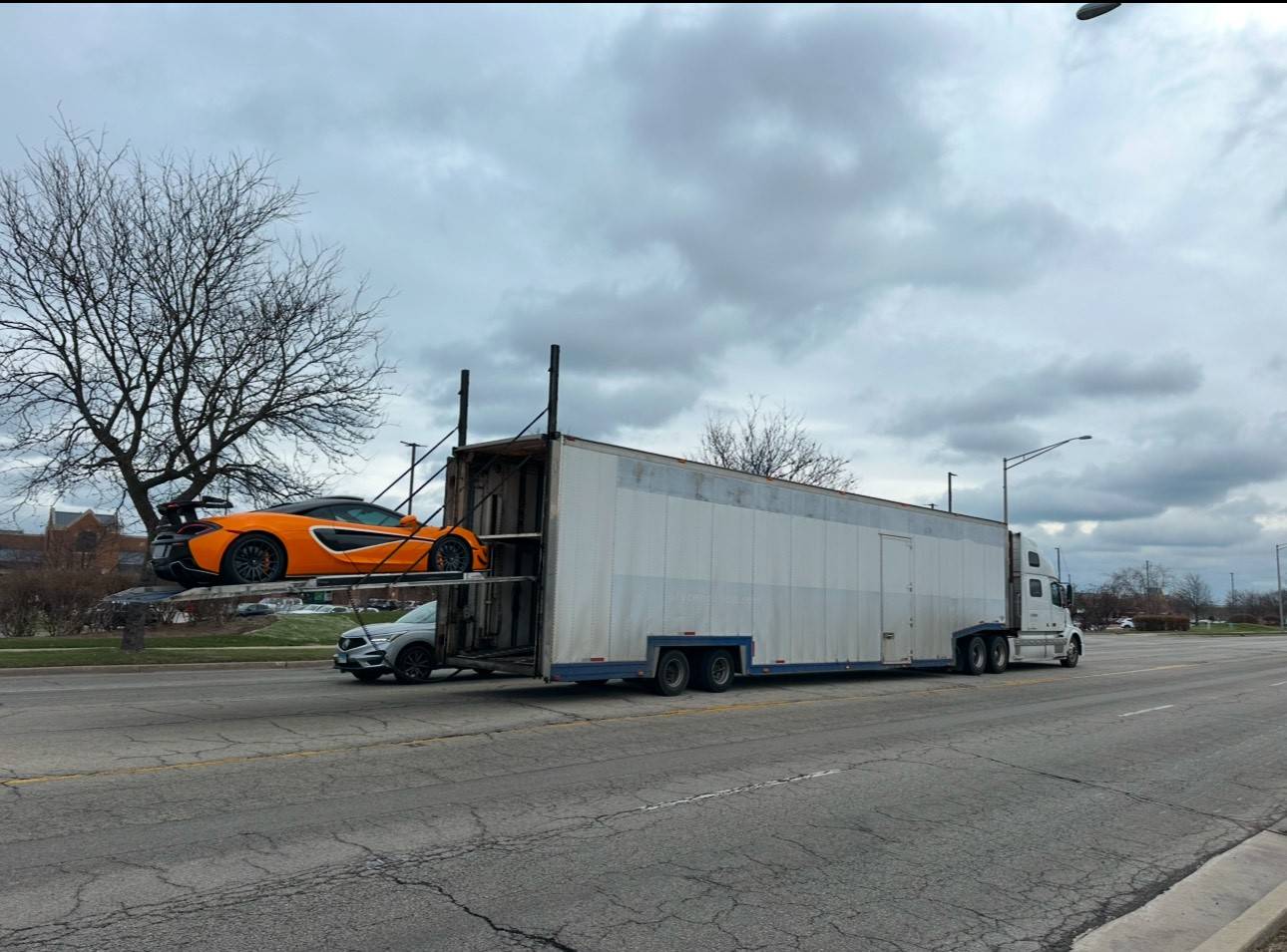 Benefits of Enclosed Auto Transport for Vehicle Safety - BKK Transport